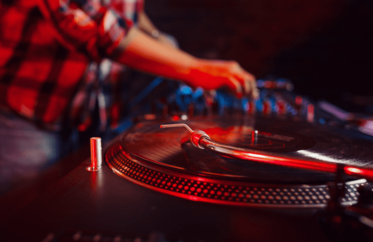 Top 5 DJs From Europe and the US You Should Know - Global Delight